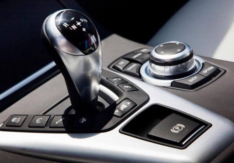 Kaip pradėti vairuoti automobilį su automatine pavarų dėže? – AutoTOP.lt